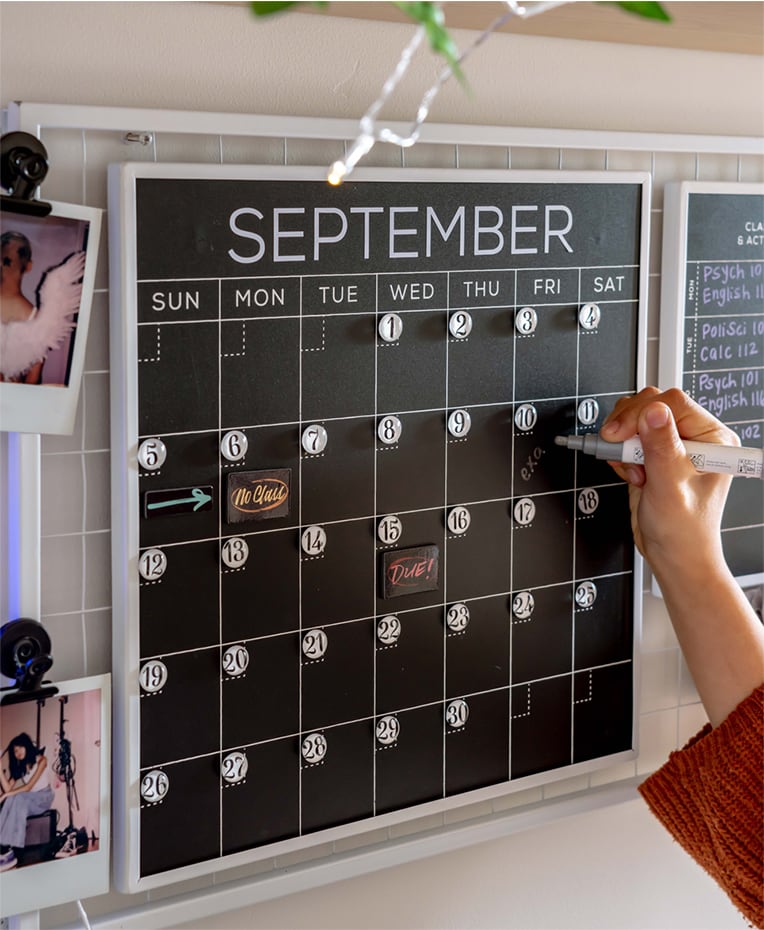 THE CHARLIE Wall Organizer